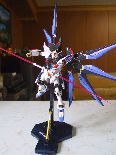 MG Strike Freedom Gundam Full-Burst Mode – 一天到晚作模型的MS翰